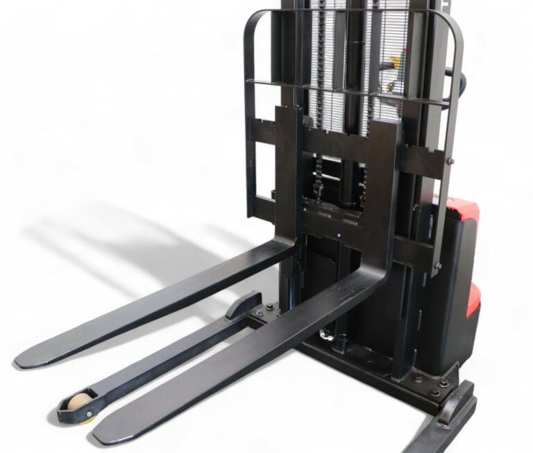3.5 Metre Fully Electric Straddle Stacker 1500kg